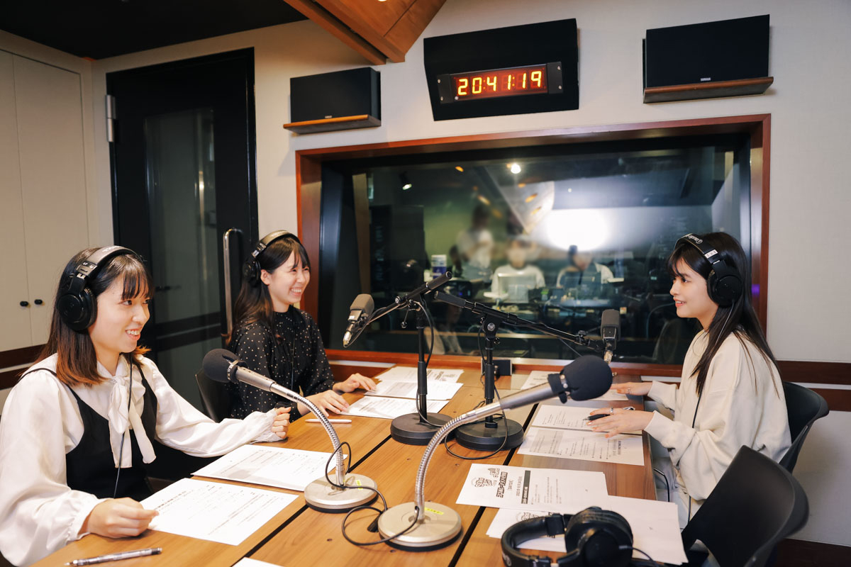 SCHOOL OF LOCK!|JAPAN MOBILITY SHOW 2023 （インタビュー：今野千咲・森さくら）|AuDee（オーディー） | 音声コンテンツプラットフォーム