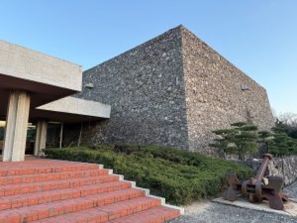 香川しまびより|Vol.104 特別編 / 瀬戸内海歴史民俗資料館(1）|AuDee（オーディー） | 音声コンテンツプラットフォーム