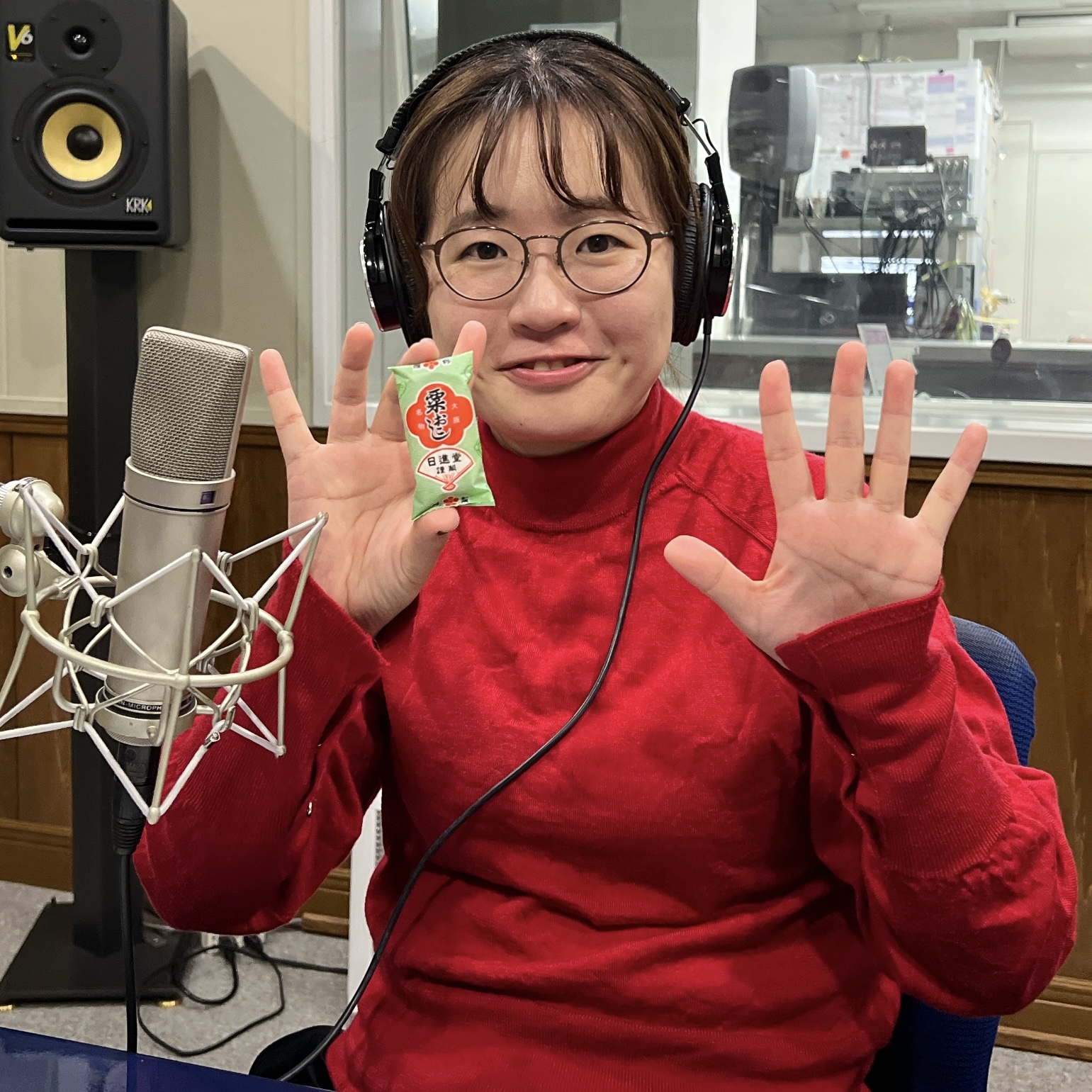 丸顔たちは、きょうも空腹|2026年1月のAuDeeオリジナルコンテンツ|AuDee（オーディー） | 音声コンテンツプラットフォーム