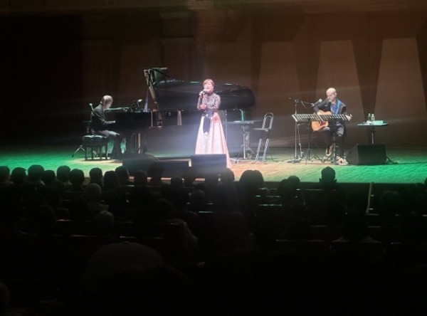 LEGENDS 岩崎宏美 シアワセノカケラ|2025年4月|AuDee（オーディー） | 音声コンテンツプラットフォーム