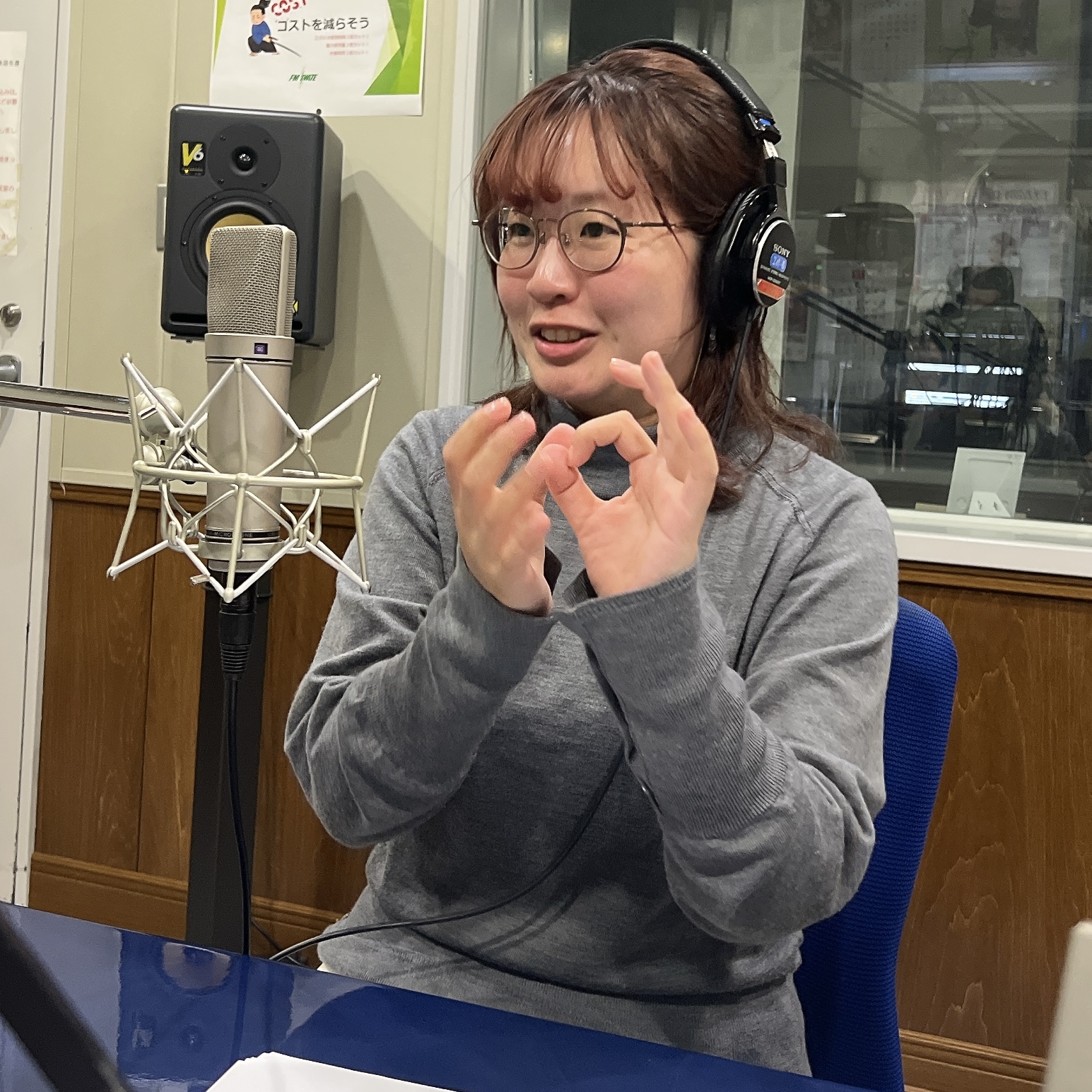 丸顔たちは、きょうも空腹|2025年3月のAuDeeオリジナルコンテンツ|AuDee（オーディー） | 音声コンテンツプラットフォーム